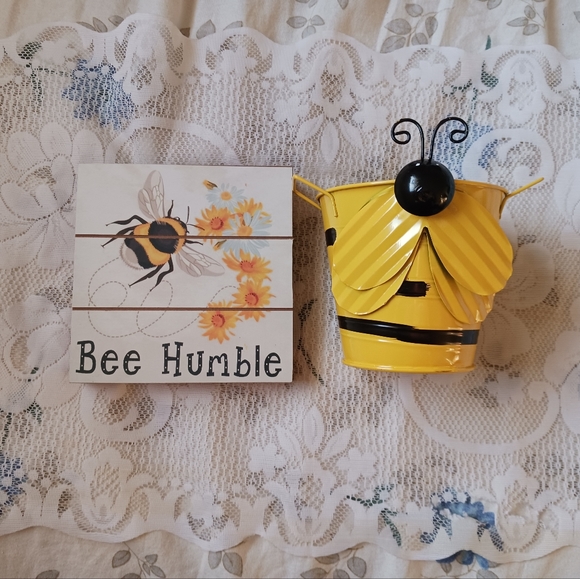 unbranded | Accents | Set Of Two Bumblebee Spring Summer Decor Be ...